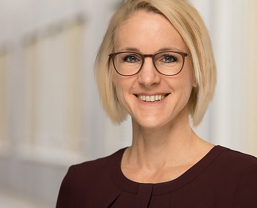 Hochschule Pforzheim - Prof. Dr. Anja Schmitz in Messebeirat ZP ...
