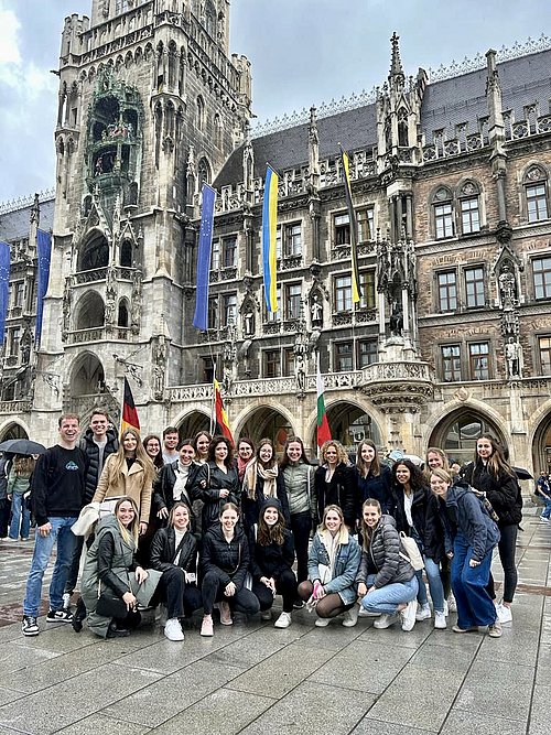 Hochschule Pforzheim - Der Weg zu neuen Perspektiven: Der MCCM auf Exkursion in München